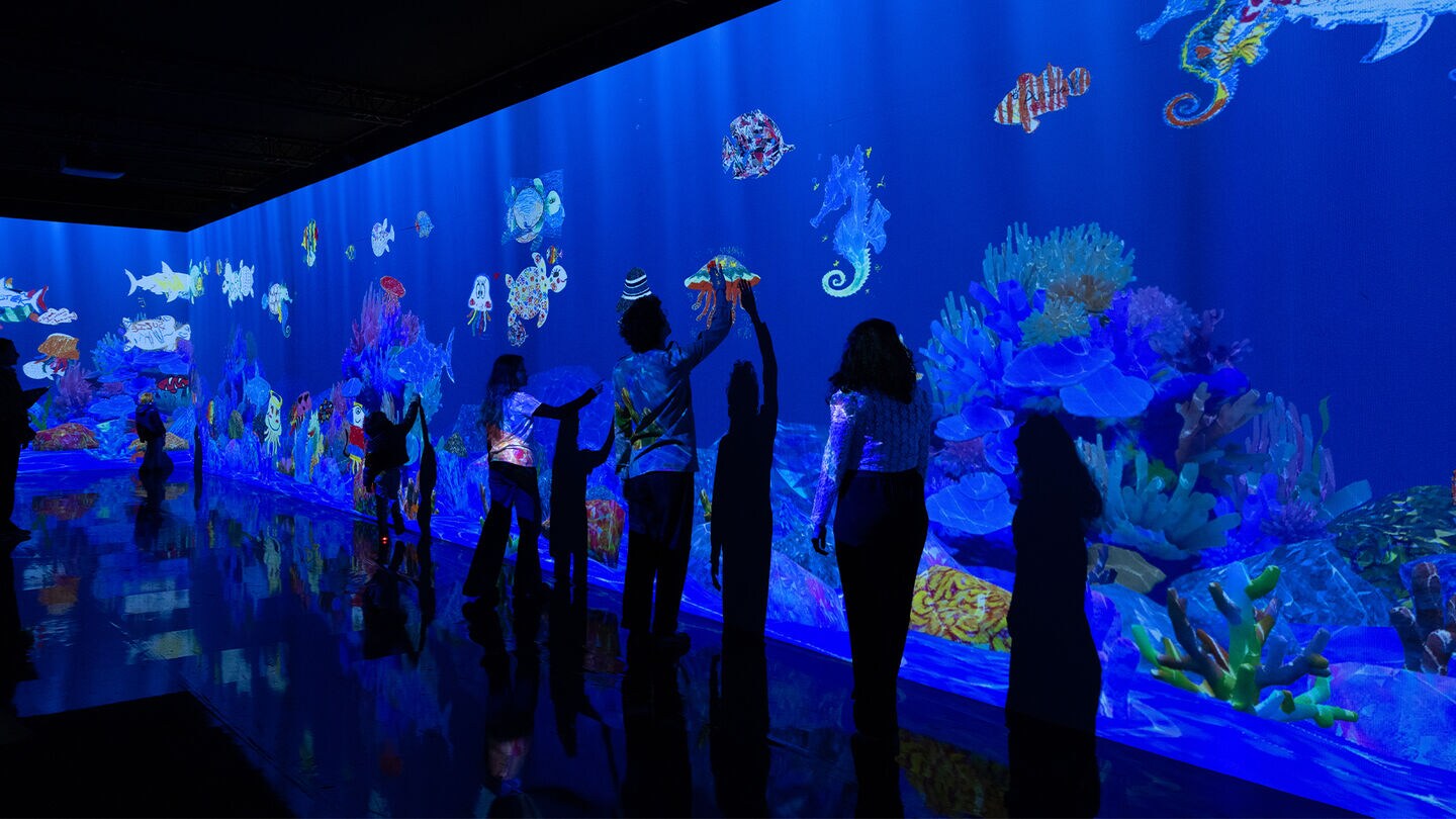 « EN MODE POISSON » : l'aquarium digital de teamLab | Le Bon Marché